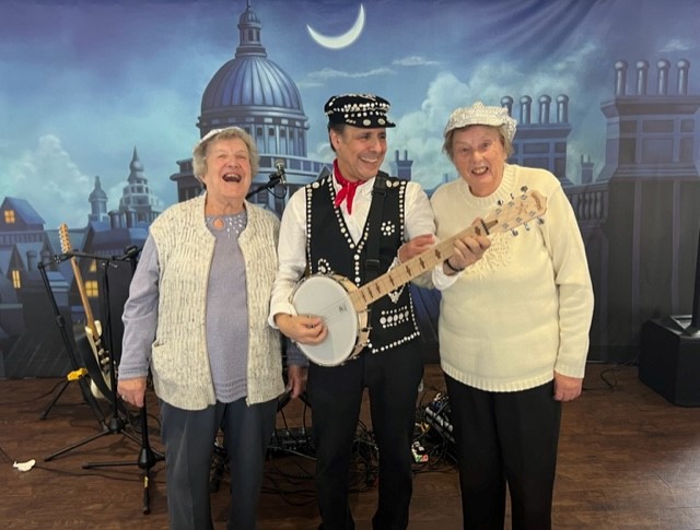 Cockney Matinee on board Tereza Joanne | Day Trips | Bayliss Executive ...